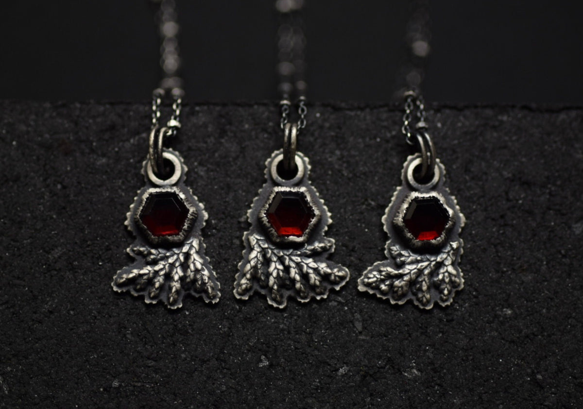 Garnet Hex Fern Necklace – Laurel and Lime